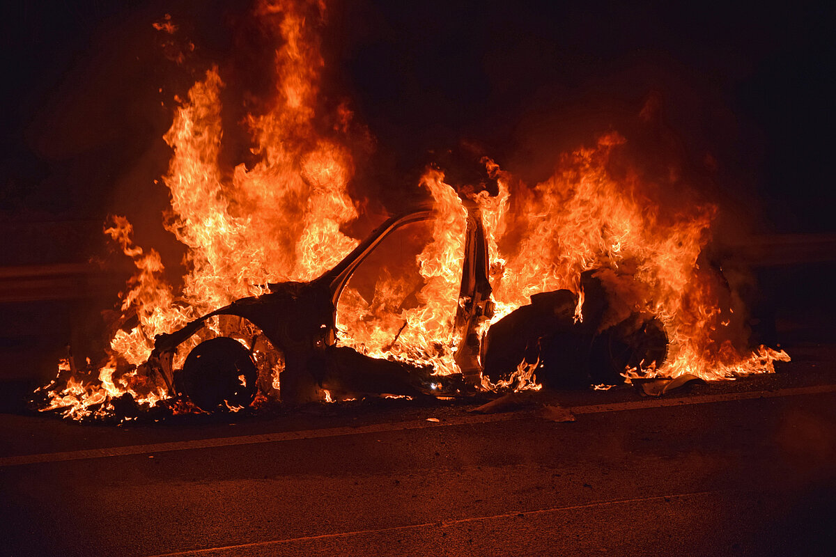 Auto brennt auf der Autobahn vollständig aus - Willisauer Bote
